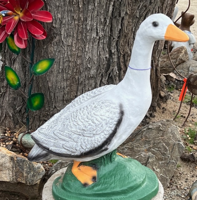 558 Large Goose – The Pottery Yard