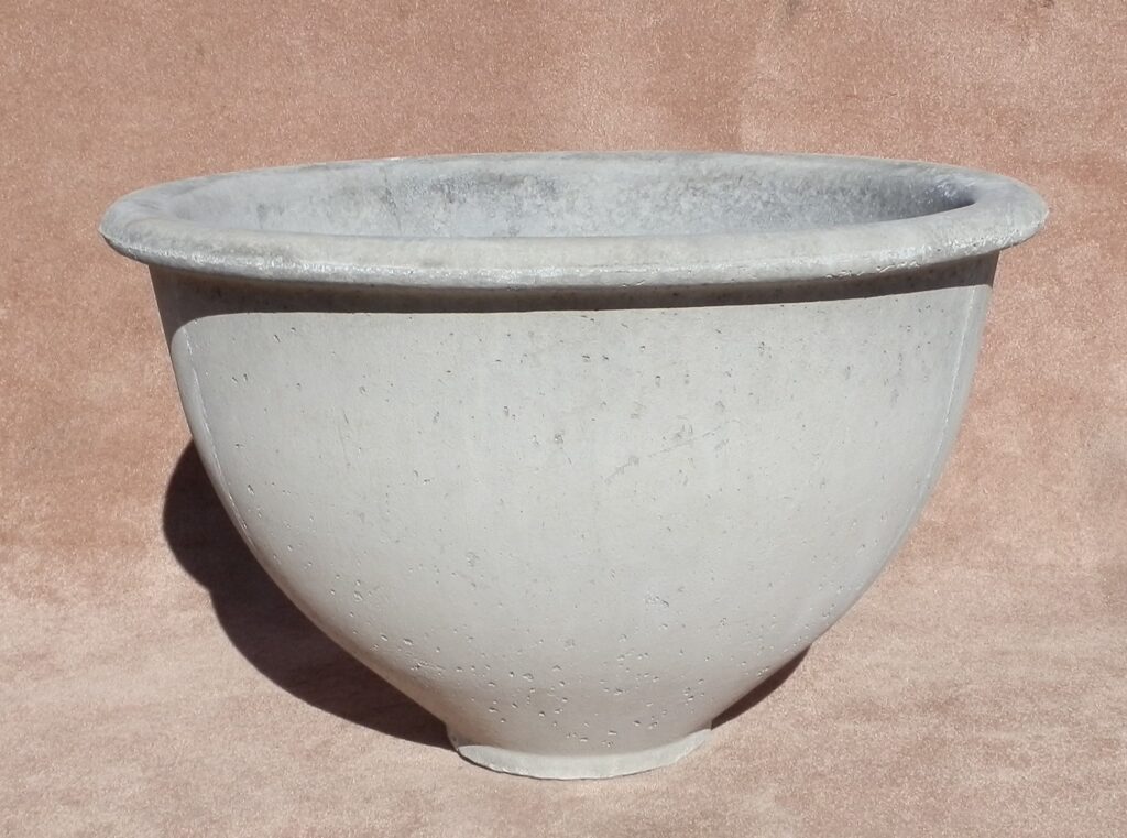 887-L Cauldron Pot – The Pottery Yard
